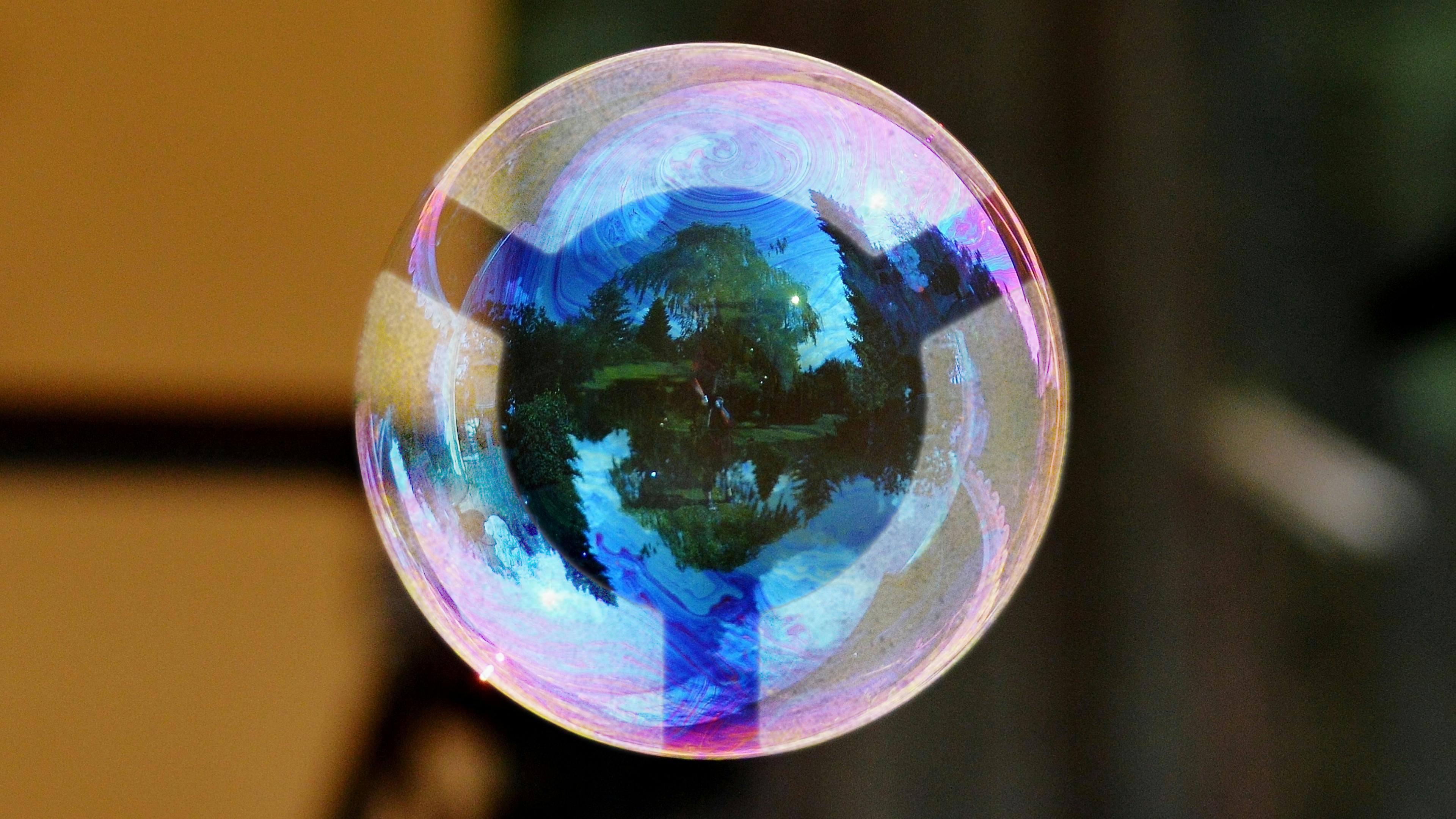 Weekly Wallpaper - "Bubble" 🫧 | Legion Gaming Community